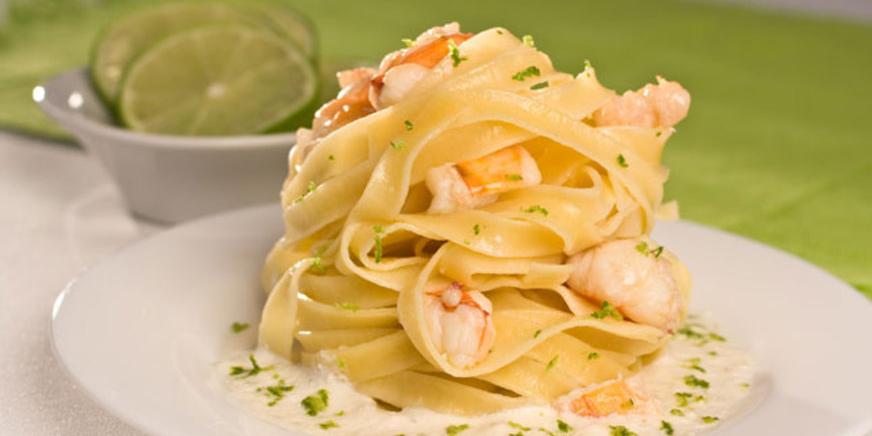 Macarrão com conhaque e limão