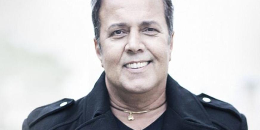 Cantor José Augusto faz show em comemoração aos 43 anos de carreira