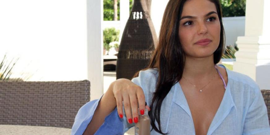 Atriz Isis Valverde estreia série exclusiva para a web