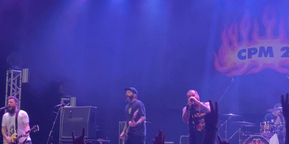 Fresno e CPM 22 balançam multidão em festival no Studio 5, em Manaus