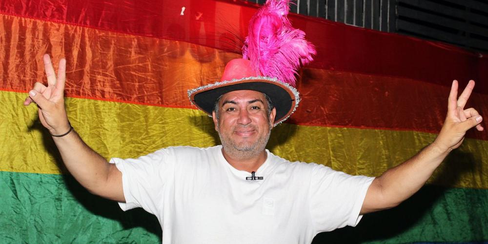Com diversão e muita irreverência, Boi Boiola agita a noite da última ...