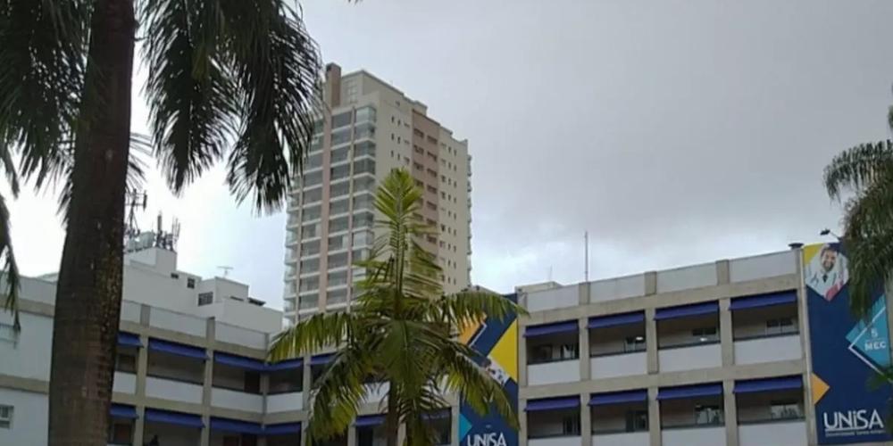 Unisa expulsa alunos por atos obscenos durante jogo de volei feminino