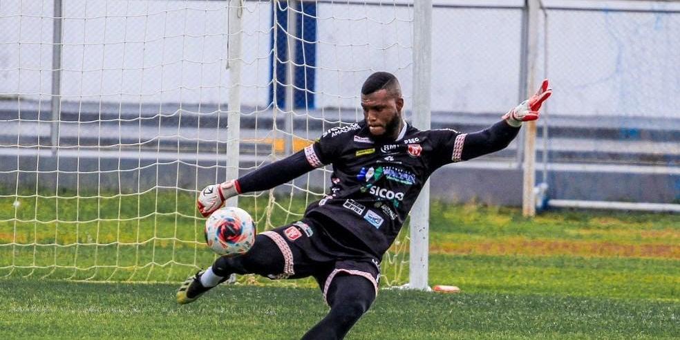 Manaus anuncia a contratação de goleiro Waldson para a temporada 2024