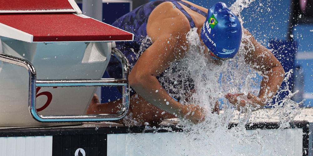 Maria Fernanda Costa está na final e faz história na natação feminina