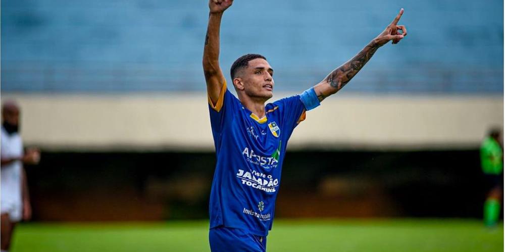 Lelo é anunciado como um dos atacantes do Manaus FC para 2025
