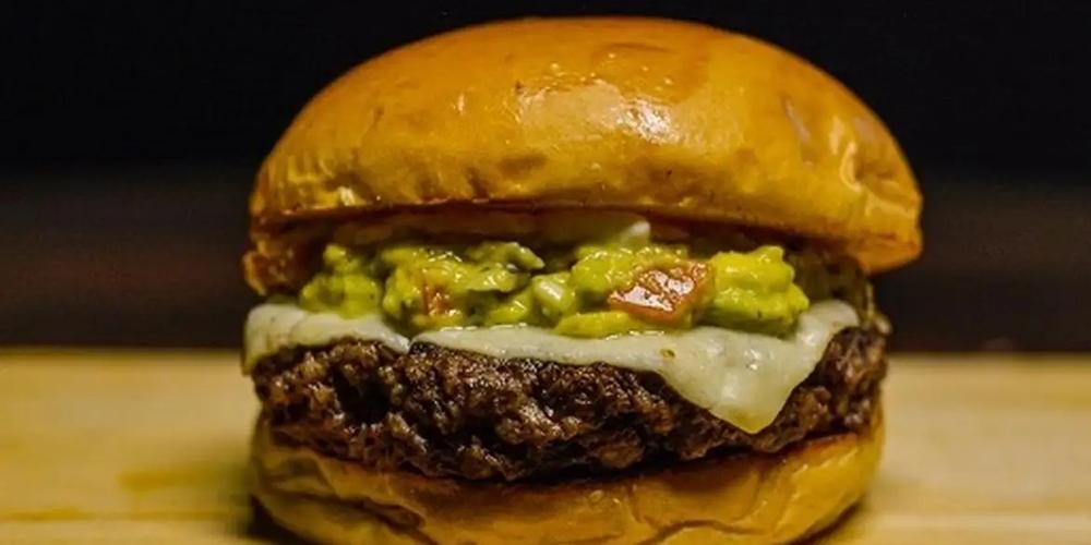 Manaus lidera crescimento de pedidos de hambúrguer no iFood