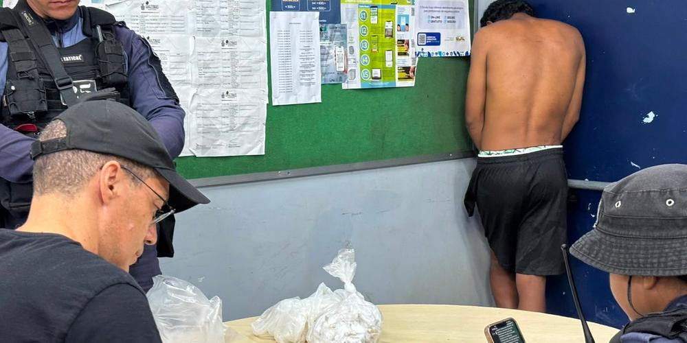 Homem é preso com mais de 500 porções de drogas no bairro Tarumã, em Manaus